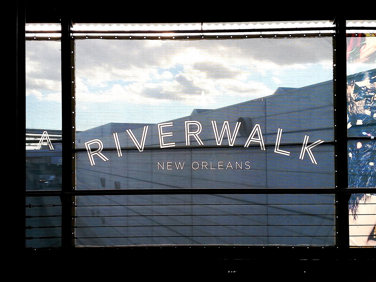 angels and people, life in New Orleans: at the new Riverwalk outlet mall
