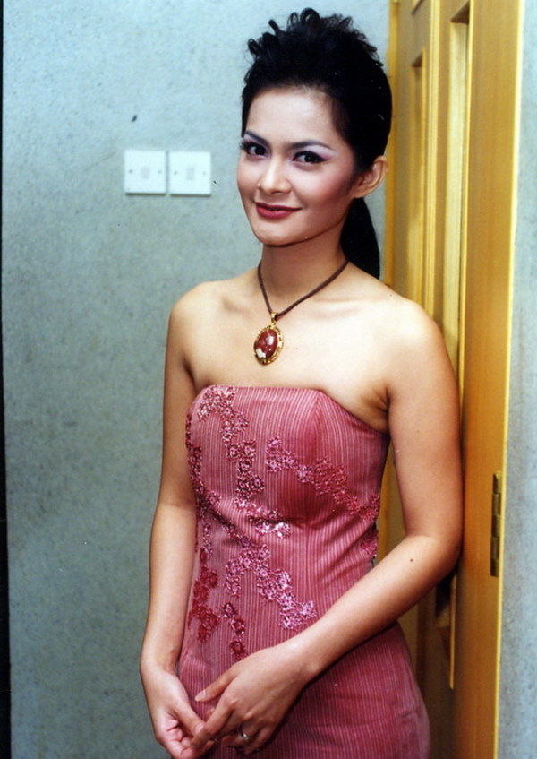 download wallpaper, pictures, aplication, video clip, and movies: cut tari