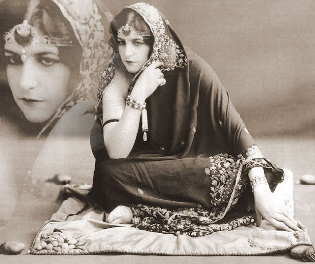 Cita con la historia y otras narraciones: La malagueña que fue Maharaní ...