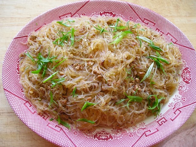 Chinese Delicious Food: Ma Yi Shang Shu (Ants Climbing Trees)