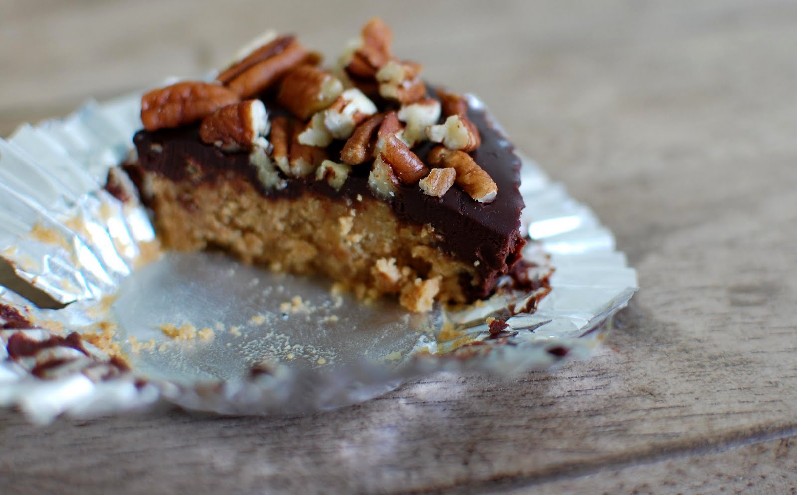 33 Shades of Green: Tasty Tuesdays: Chocolate Peanut Butter Cups