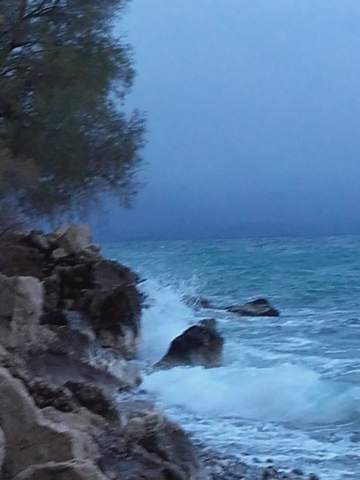 Η ΙΣΤΟΣΕΛΙΔΑ ΤΩΝ ΑΓΙΩΝ ΑΠΟΣΤΟΛΩΝ: ΧΙΟΝΙ ΣΤΑ ΒΟΥΝΑ ΚΑΙ ΑΓΡΙΕΜΕΝΗ ΘΑΛΑΣΣΑ ...