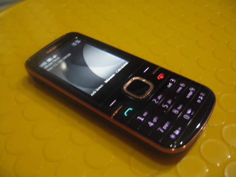 Full Phone Cellular Gallery: Nokia 3806 CDMA Phone Design