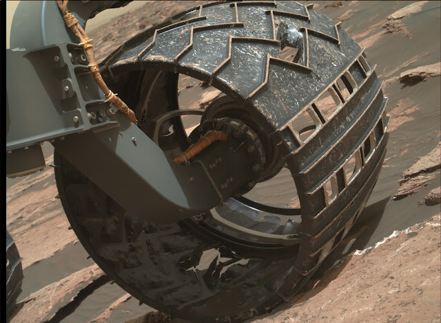 daily timewaster: Wear and tear on the Curiosity Mars Rover's wheel