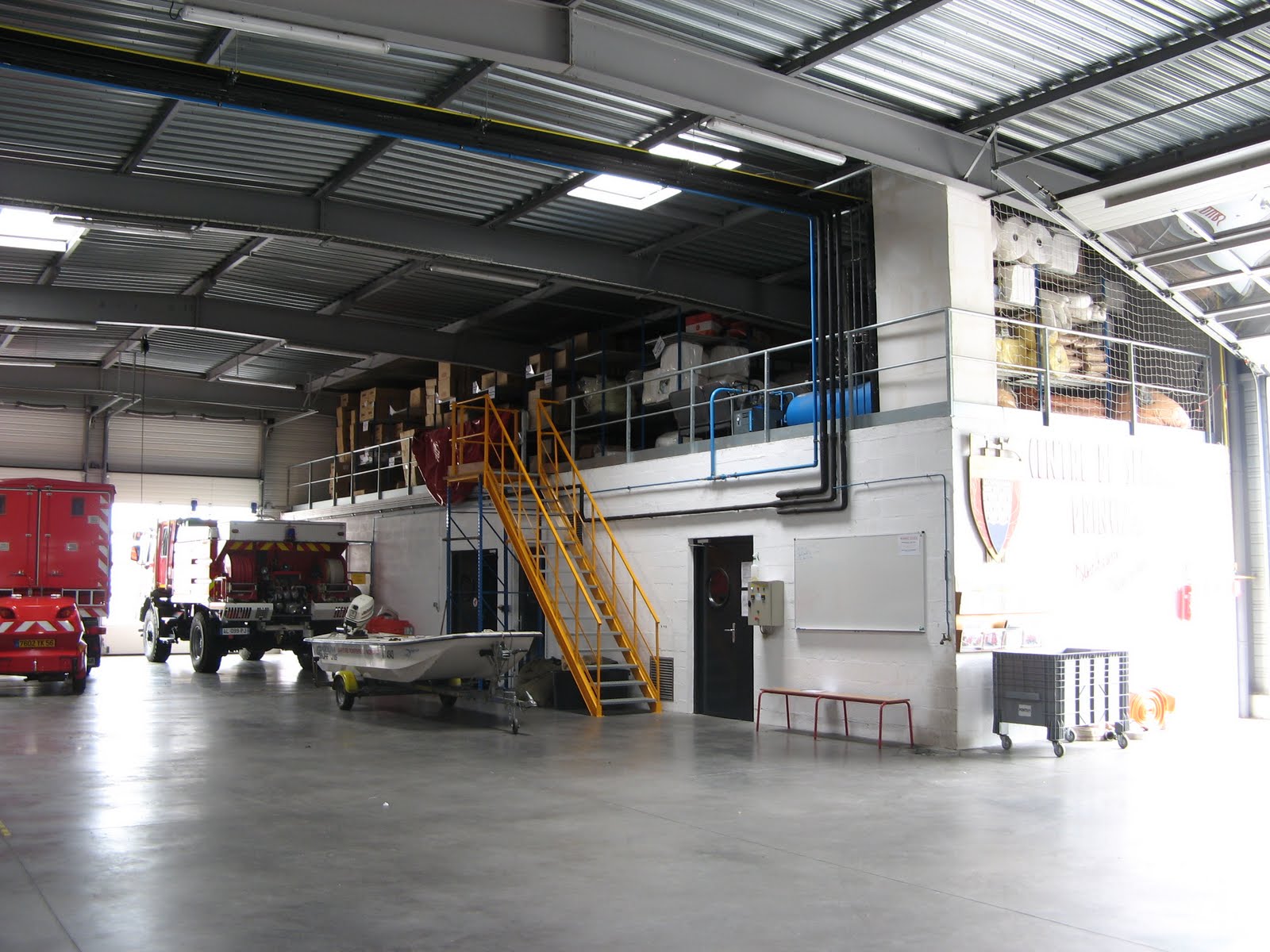 French fire station Pontivy 56: Inside Pontivy fire station : apparatus ...