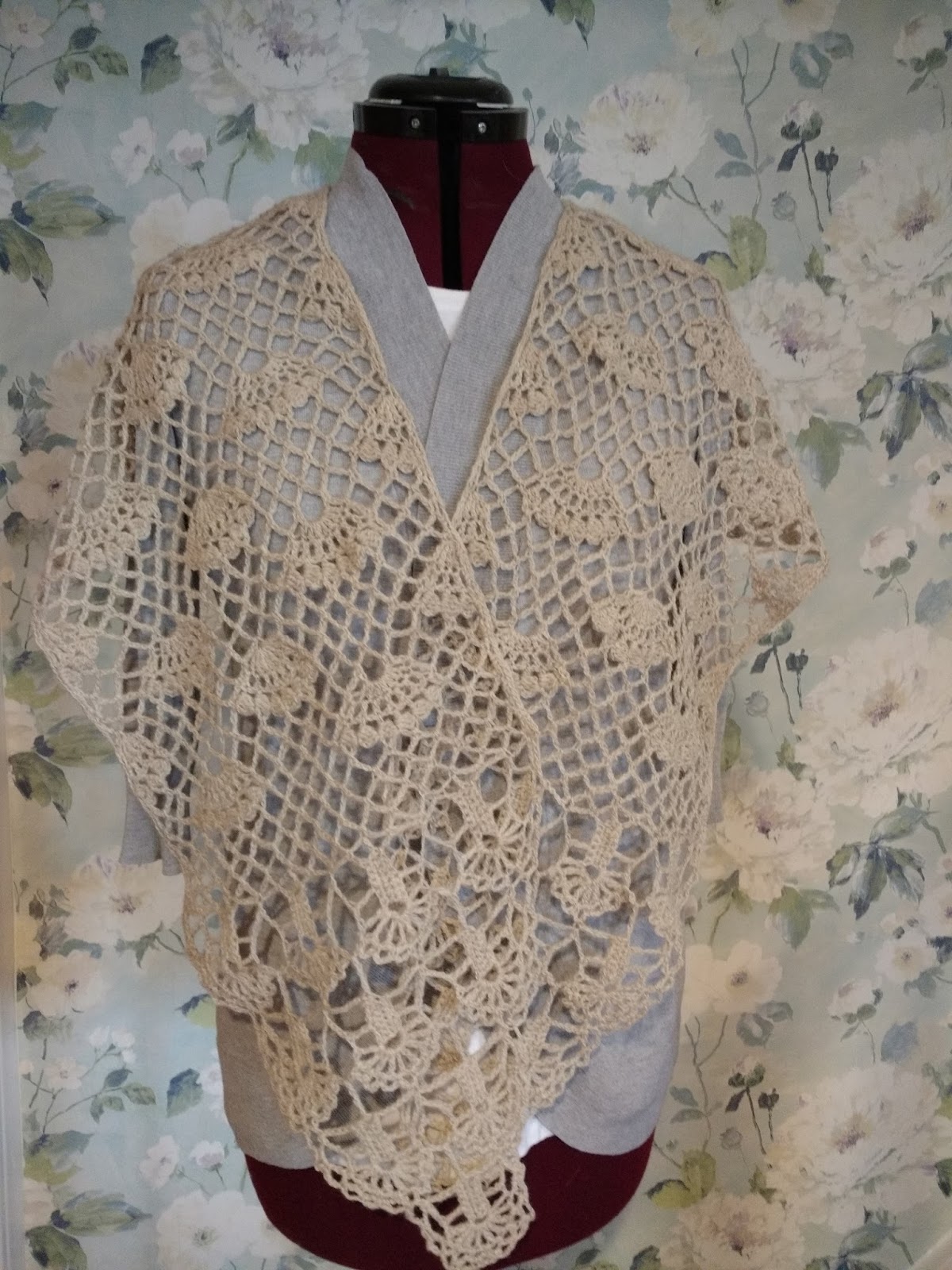 crochet by faye: Wee Bonnie Shawl