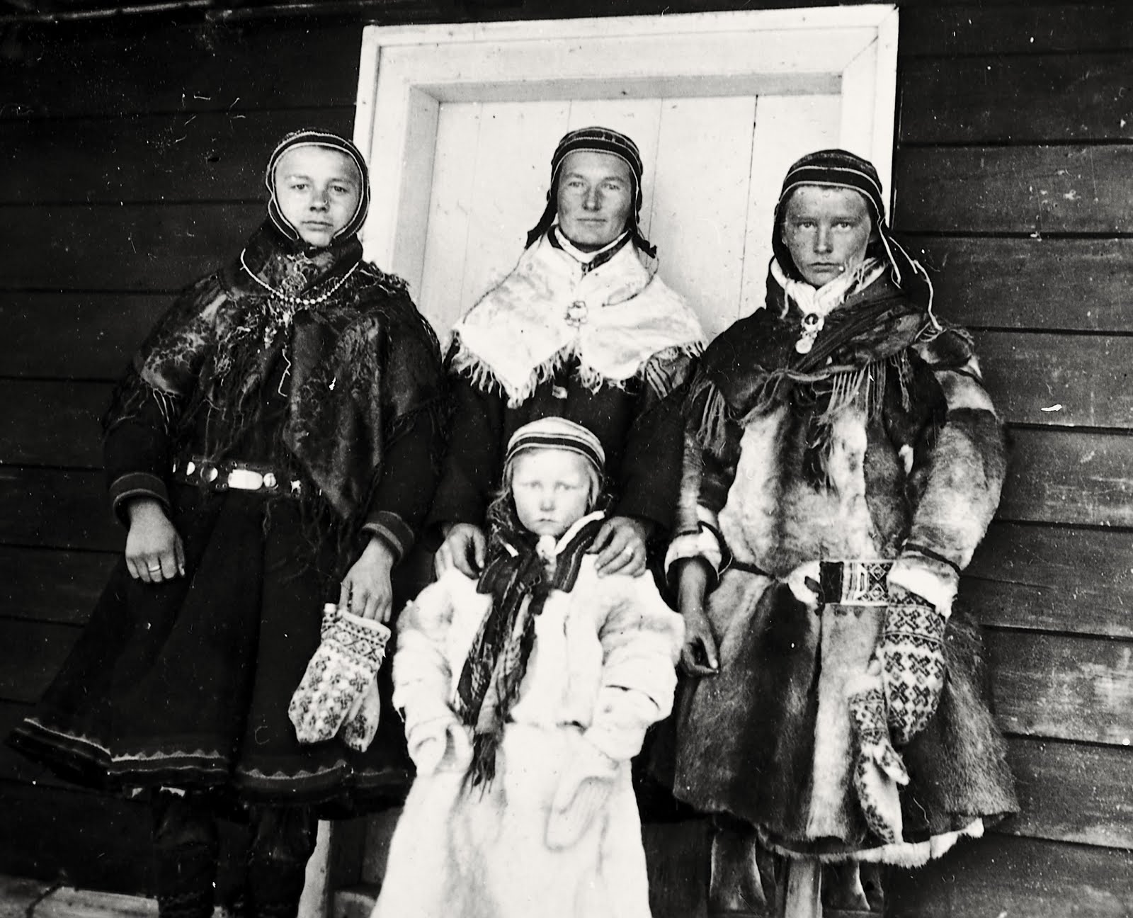 *The Saami - Samisk - Sámi*: Old and New Photographs of Sami - Gamle og ...