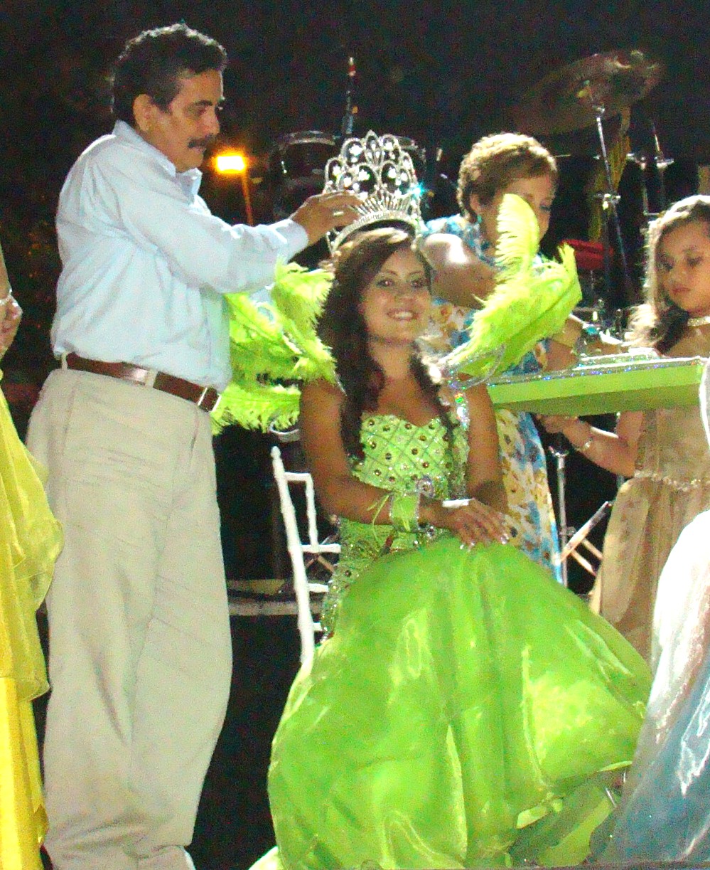 ASTRO 2002: La Novia del Sol se Viste de Gala con la coronación de la ...