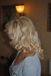 ♥ The Beauty Sanctum ♥: The Simple, Glamorous Up-Do in 5 Easy Steps!