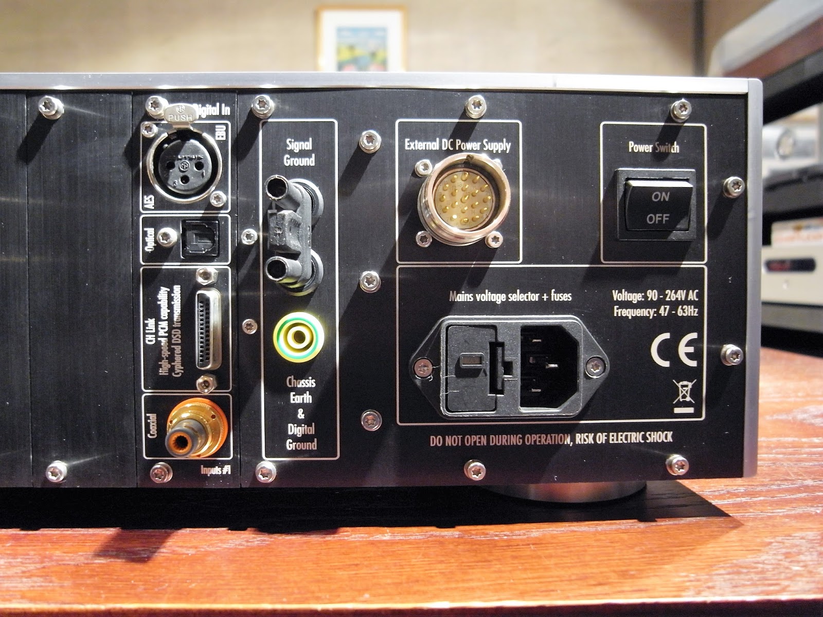 SIS AUDIO BLOG: 中古品情報 CH-PRECISION C1