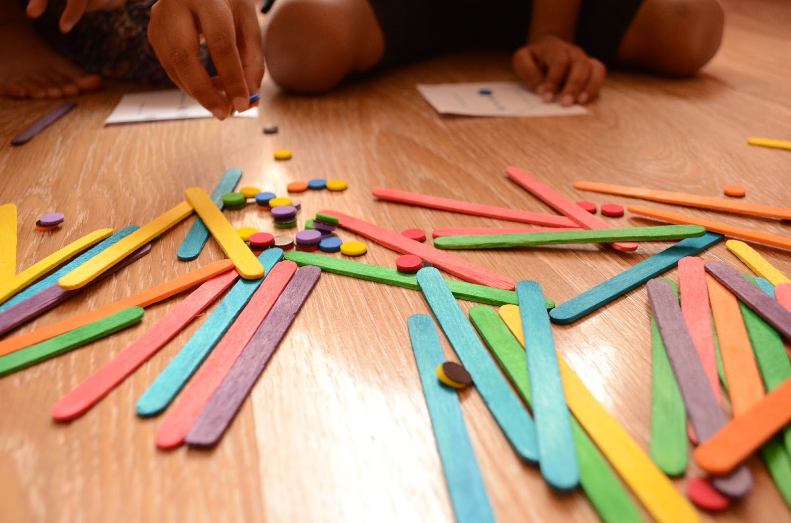 Practical Mom: Sticks & Dots Printable Game {Practical Mondays #43}