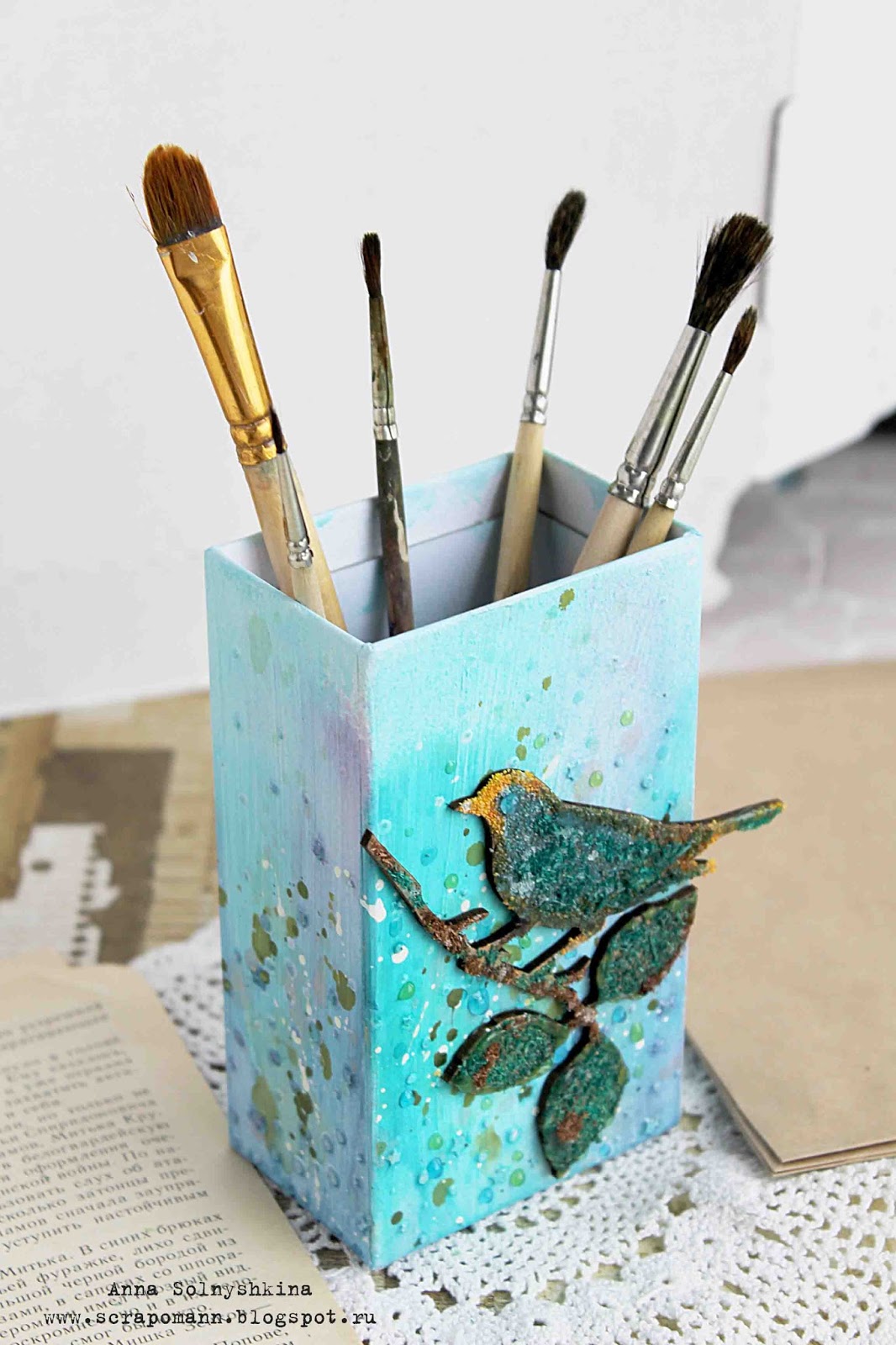 UmWowStudio: А box for brushes