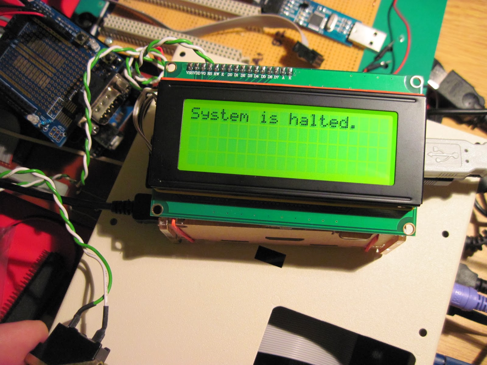 Homebrew Computers: Raspberry Pi, I2C LCD screen and Safe Power Down ...