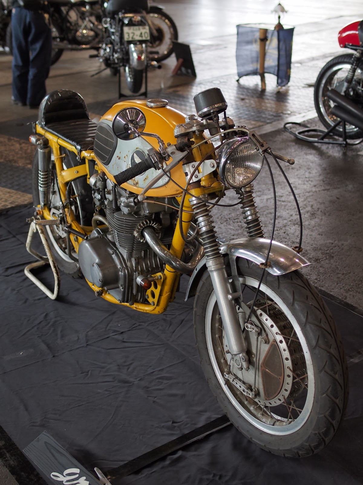 大神戸共榮圈: 2013 スピード&カスタムショー # 77 AERMACCHI HARLEY DAVIDSON RR250 など