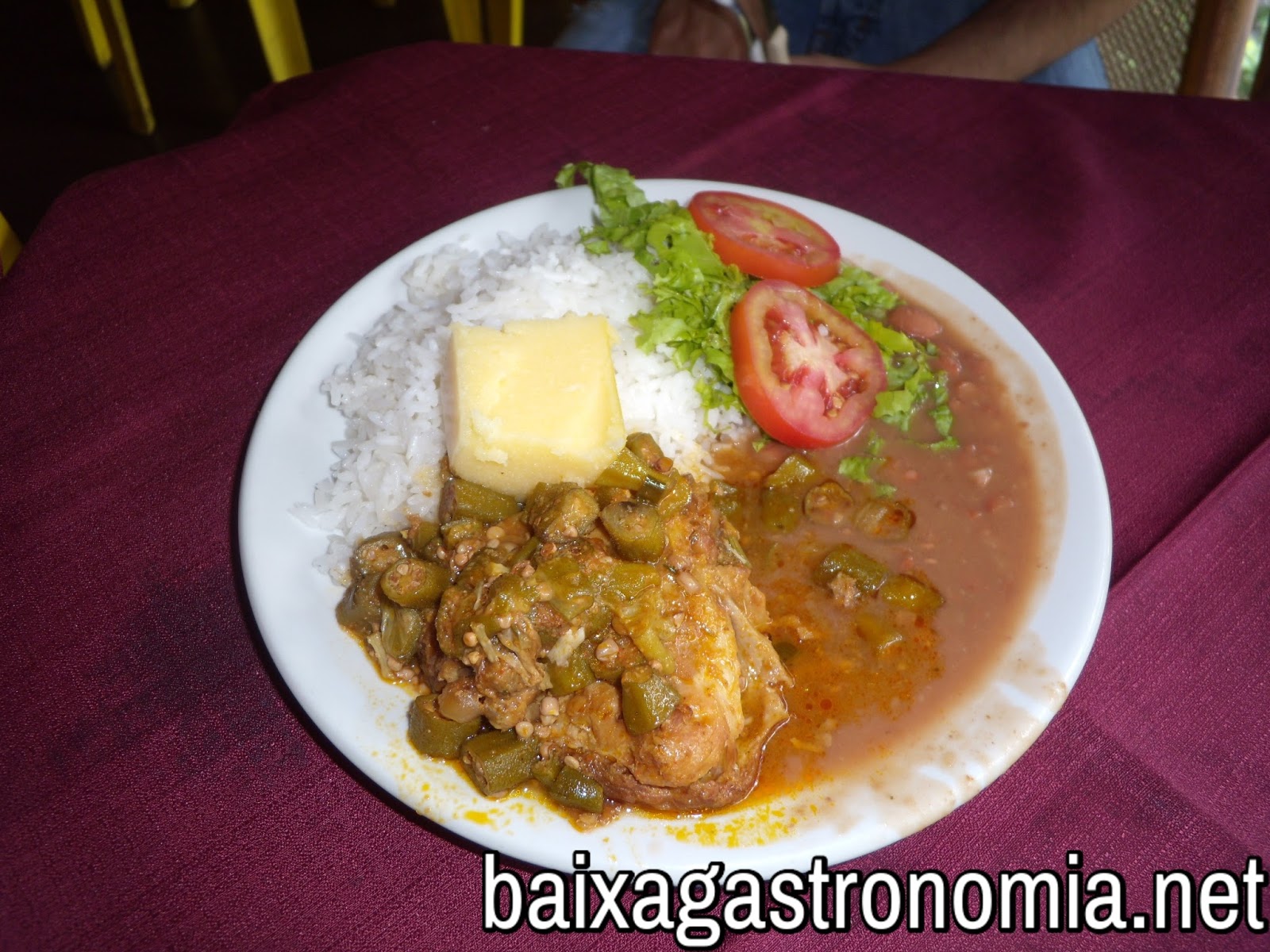 Baixa Gastronomia por Nenel: "Frango com quiabo e angu" (Imperium Bar ...