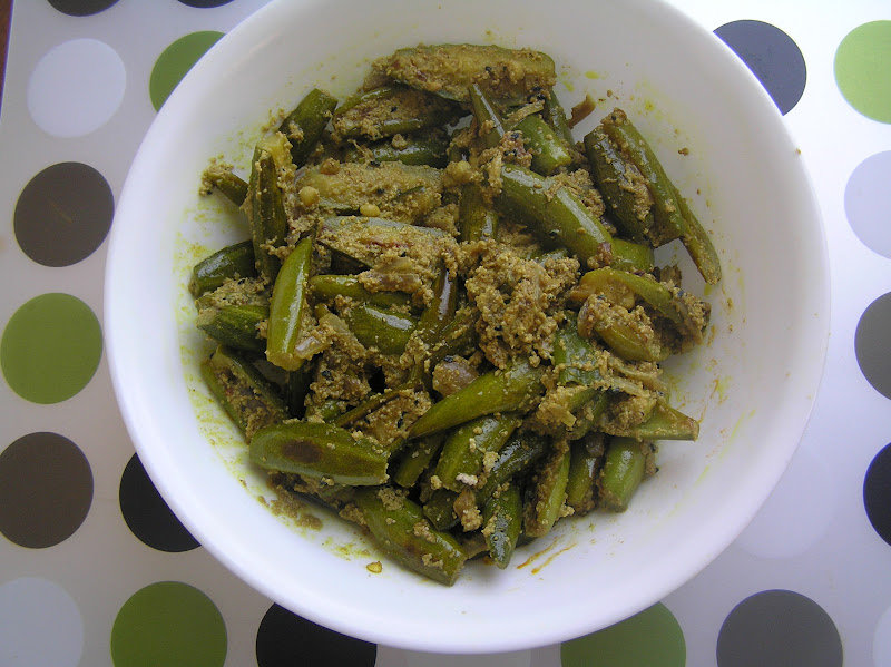 The Melting Pot: Pointed Gourd with Poppy Seeds / Potol Posto