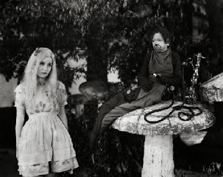 Film Cultura Arta: Alice vs. Alice vs. .............. Alice