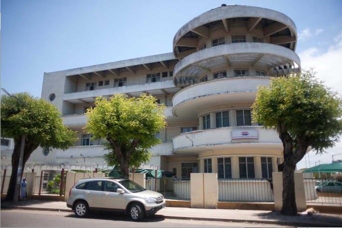 Hospital Central de Maputo - Actual maternidade concluída em 1947 e ...