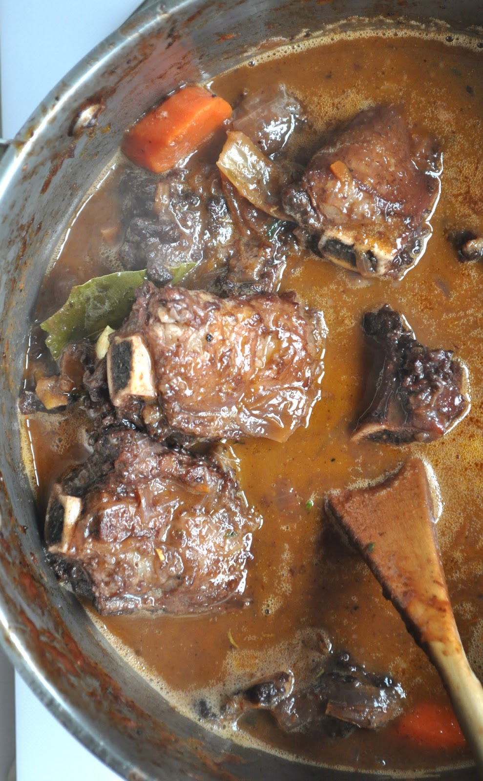 one-pot red wine braised short ribs | Chow Creations