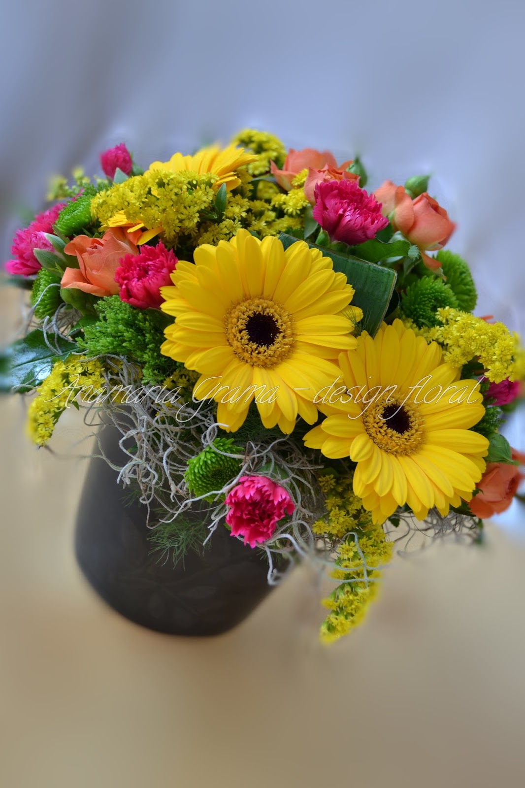 Anamaria Grama - design floral: Aranjament floral cu minigerbera ...