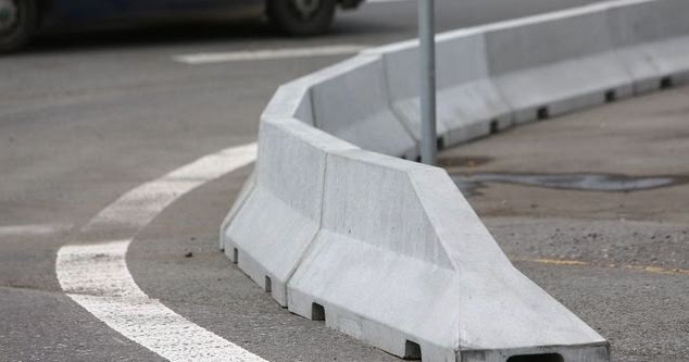 Road Barrier Beton: Pengertian, Fungsi, Kelebihan, dan Harga ...