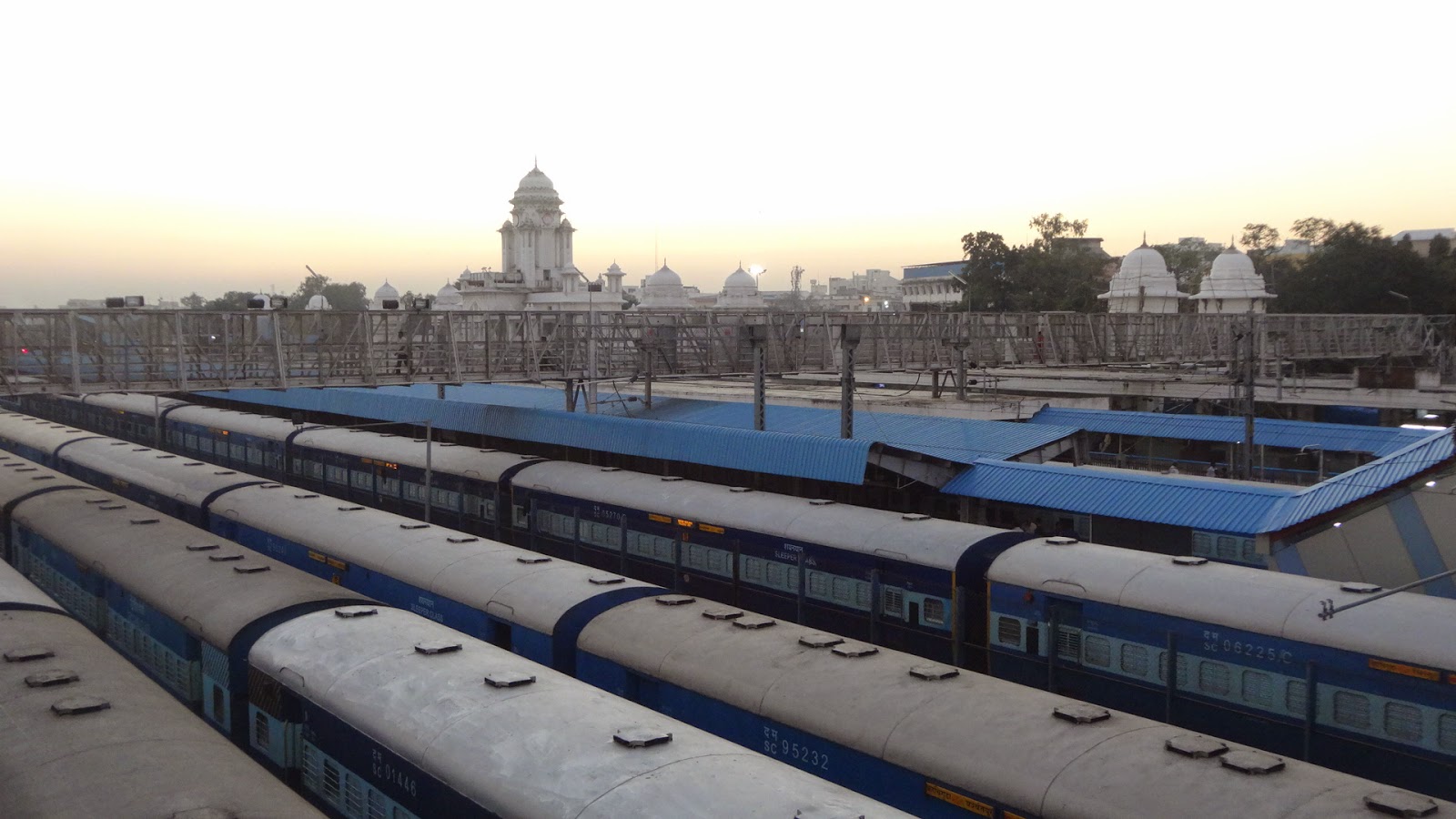 Kacheguda Railway Station Train Images | AP Heritage