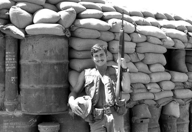 40 Vintage Photographs of Young U.S. Soldiers Being Awesome in Vietnam ...