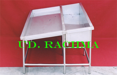 UD Rachma: Meja Sortir