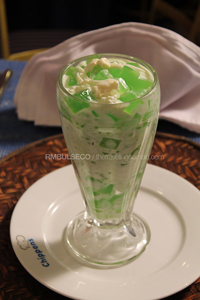 The Geek Travels: Chippens: Delicious Buffet at the Heart of Davao