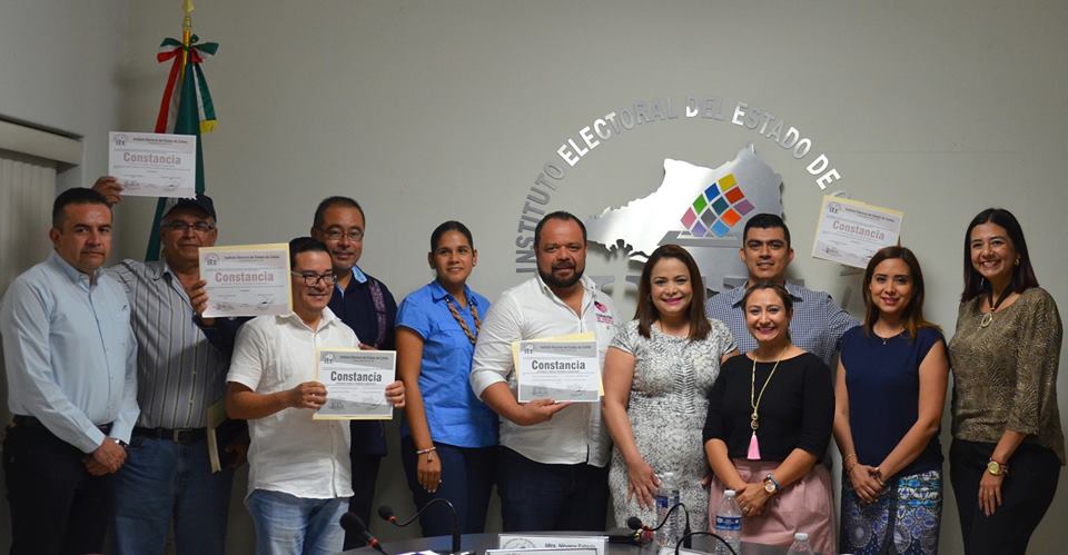 El Comala de Hoy: El Arq. Omar Edel Glez Montes recibe constancia del ...