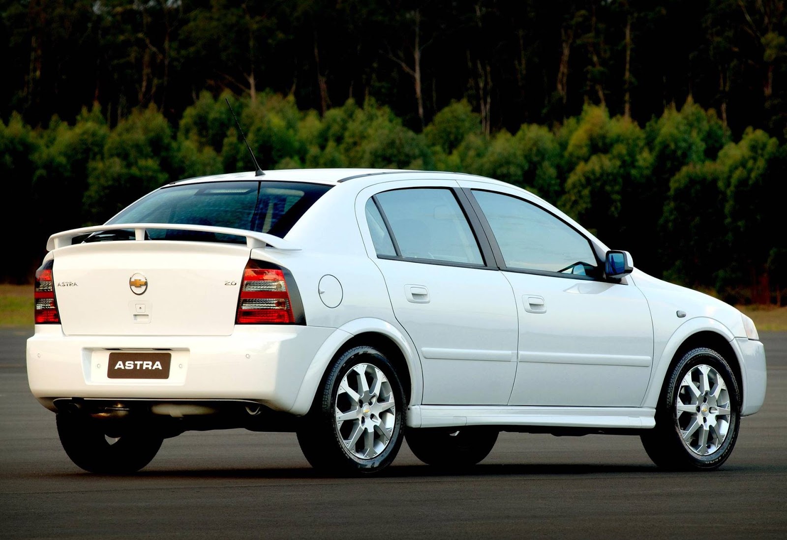 Chevrolet Astra 2010: fotos, consumo e desempenho