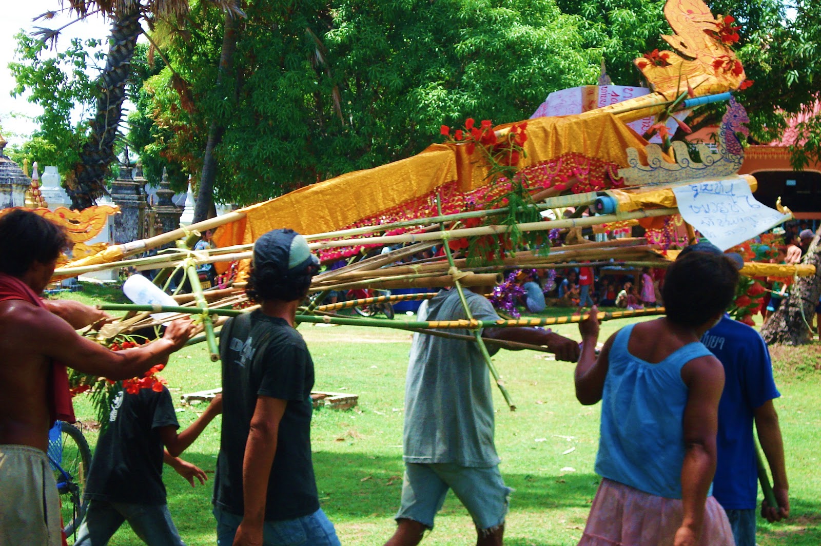 Robyn Holmyard: Printed Textiles Design