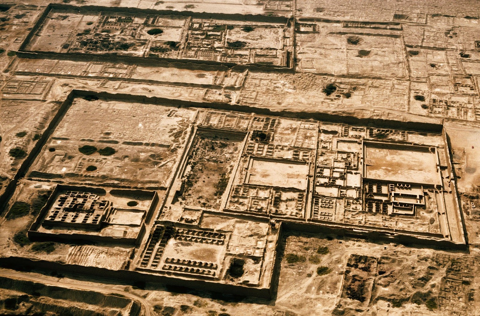 A VUELO DE UN QUINDE® - EL BLOG !!!!! .::::.: CULTURA CHIMÚ : CIUDADELA ...