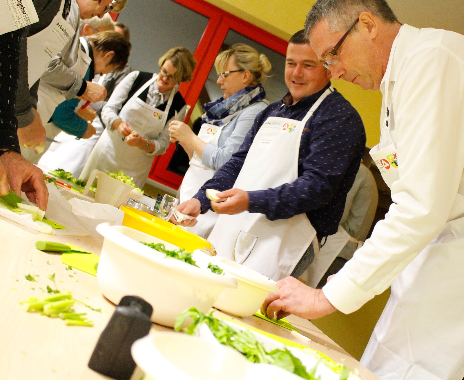 Menschen die gemeinsam kochen arbeiten auch besser zusammen!