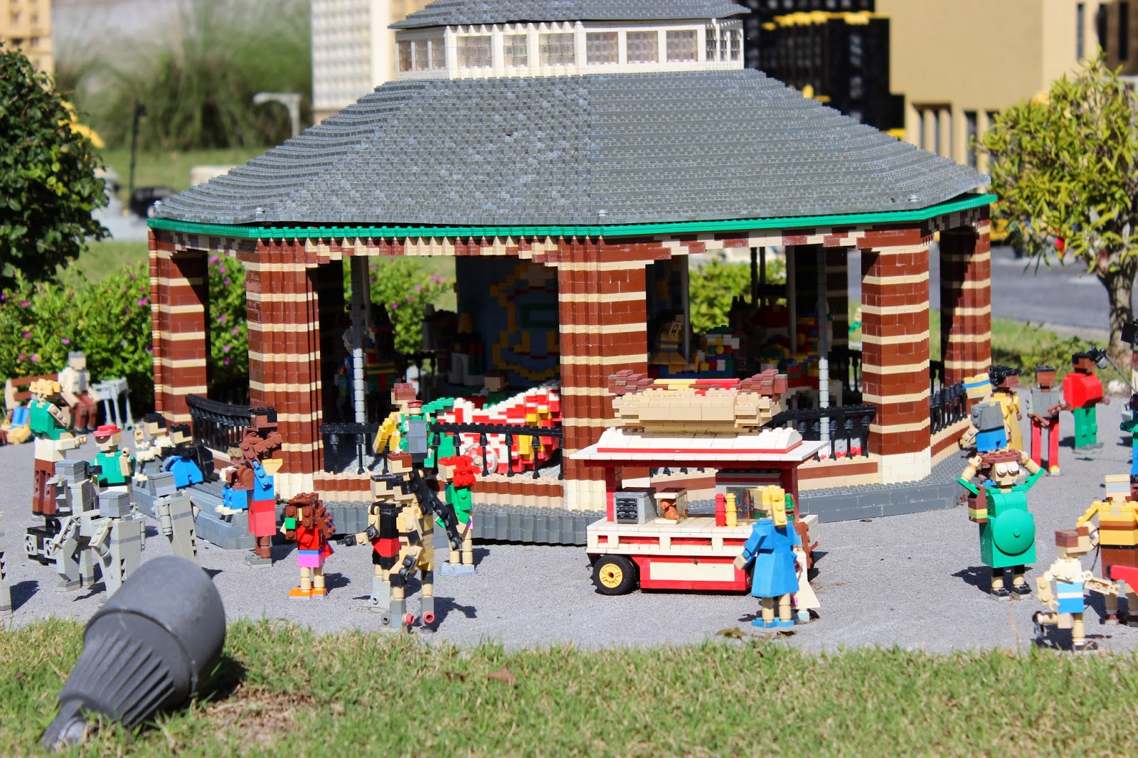 Gifts from the Pirates: Gifts from the Pirates in Orlando - Legoland ...