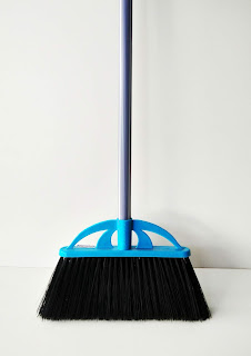 Housekeeping Equipment di Bali: Jual Sapu Lantai, Sapu Nylon, Sapu Ijuk ...