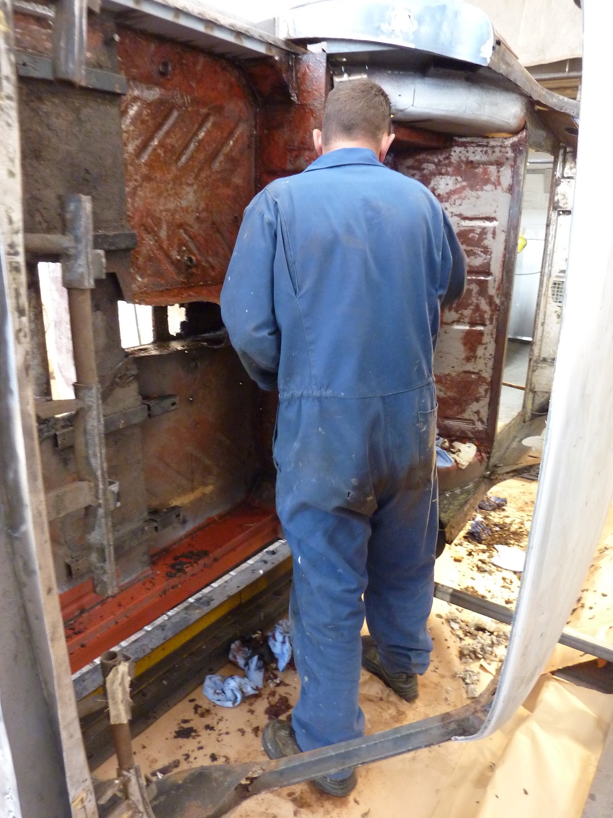 Mitchell Motors: DB6 chassis rust removal and restoration