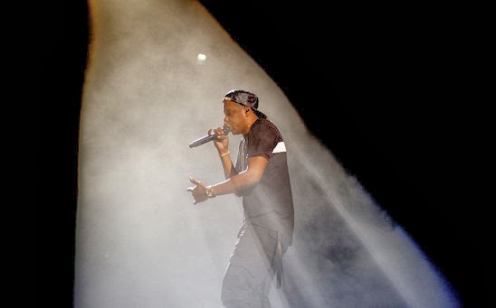 VIEW PHOTOS OF JAY Z PERFORMING LIVE IN CONCERT AT HIS MAGNA CARTER ...