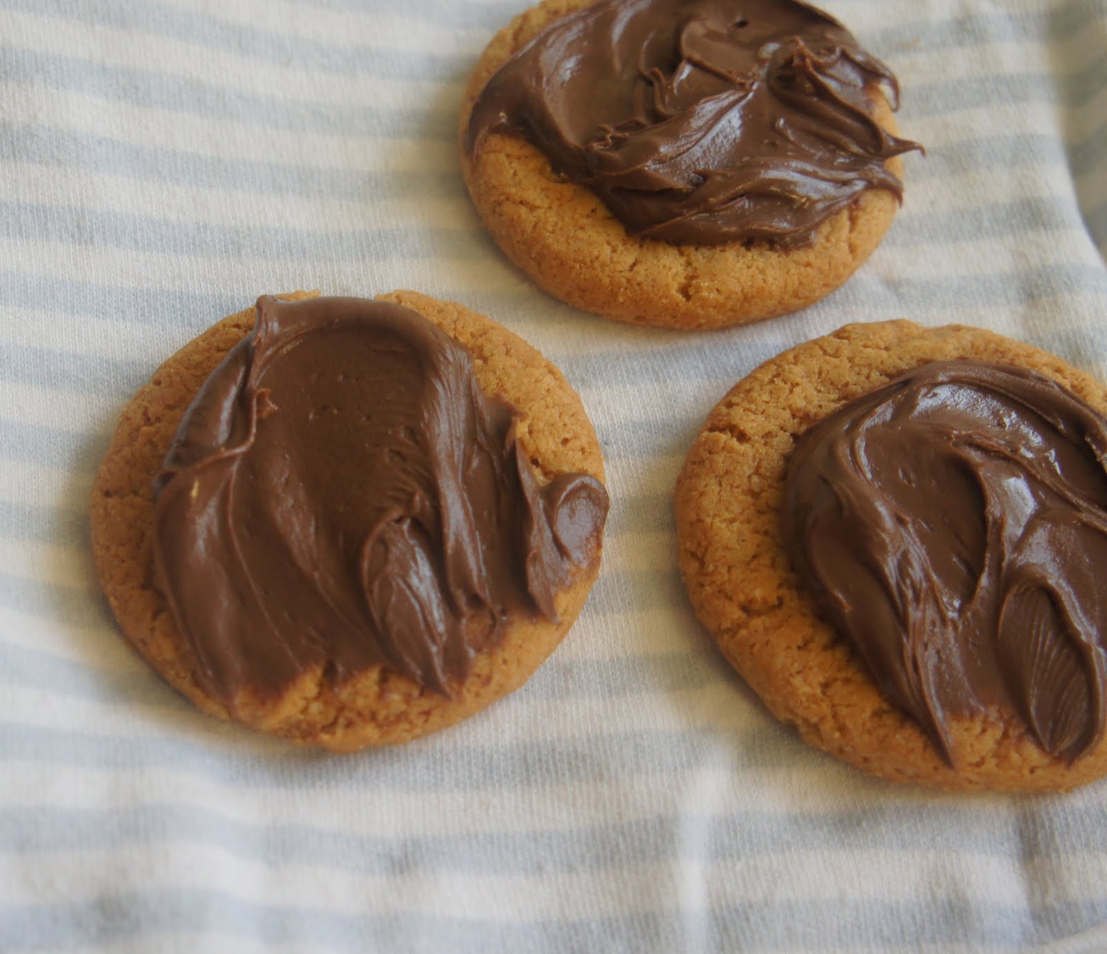 pretty + pretty: Chocolate coated biscuits + happy weekend