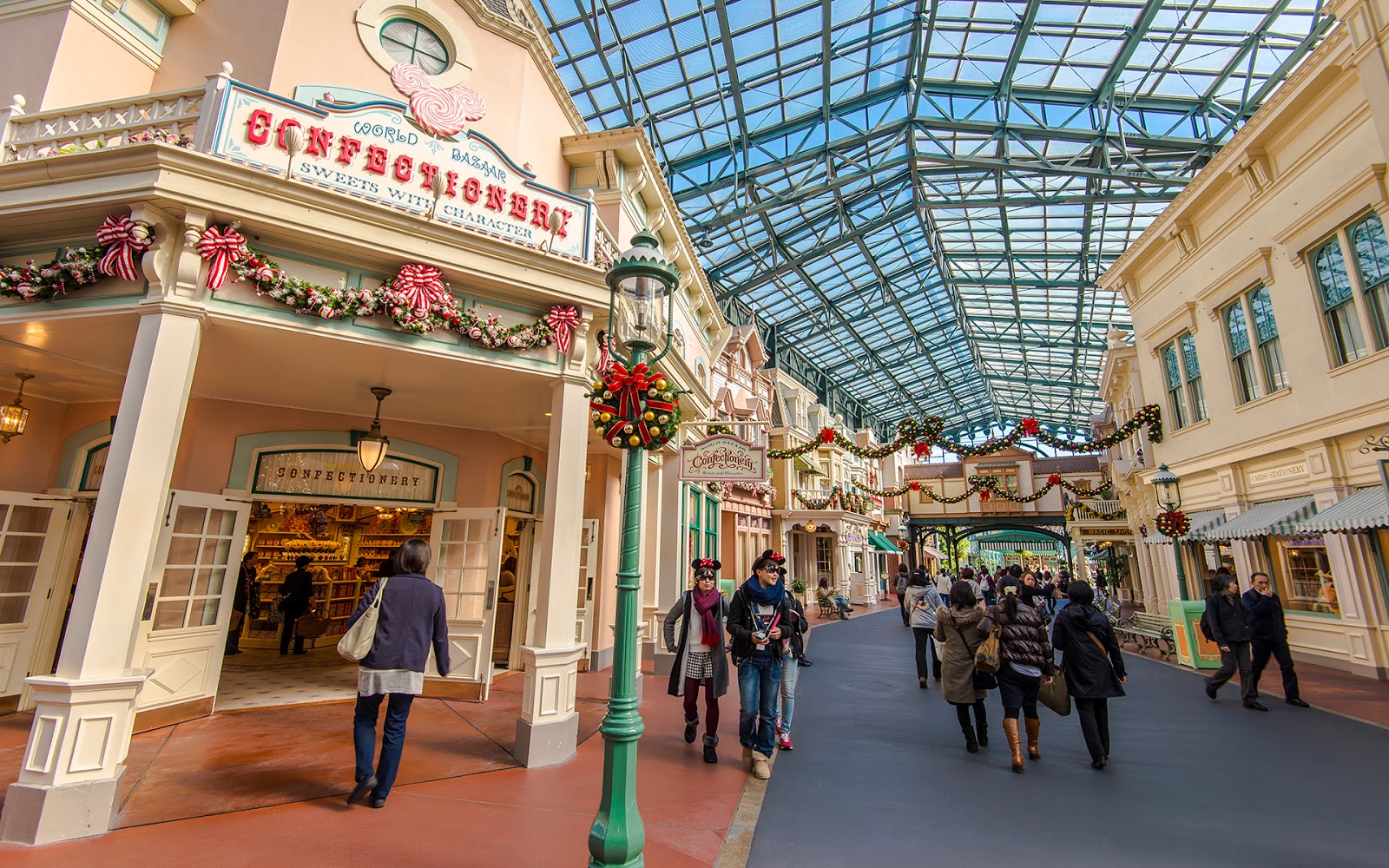 More Christmas at the World Bazaar