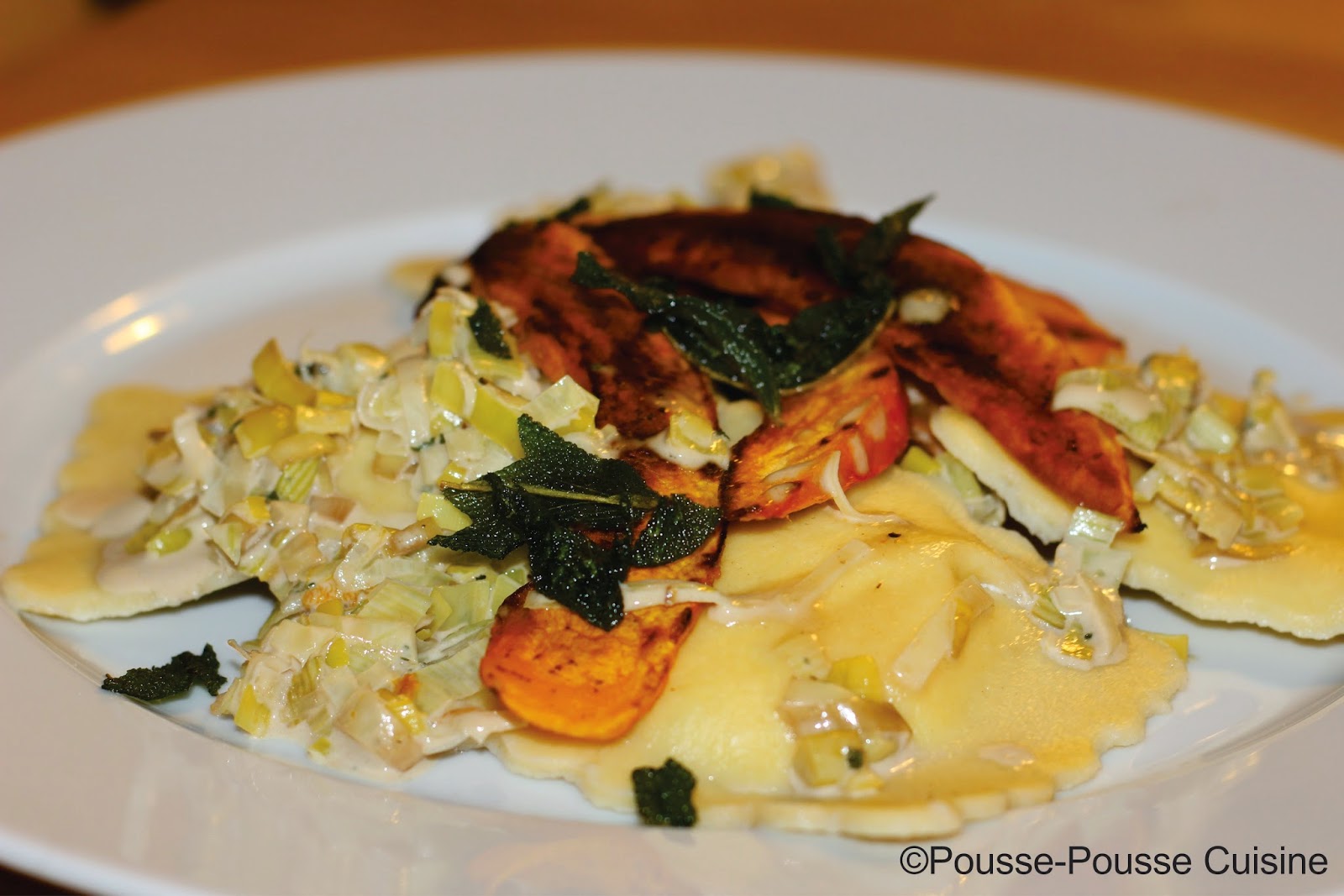 Pousse-Pousse Cuisine: Raviolis ricotta, potiron et sauce à la sauge et ...
