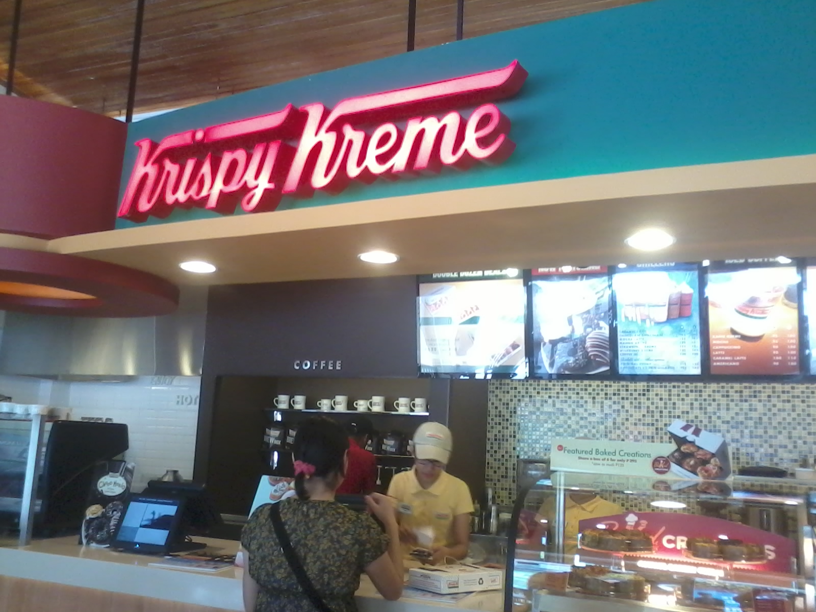 Krispy Kreme Opens its first store in the South at Alabang Town Center ...