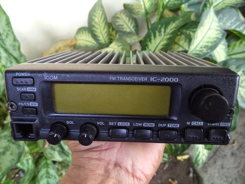 MEDAN RADIO: Icom IC-2000