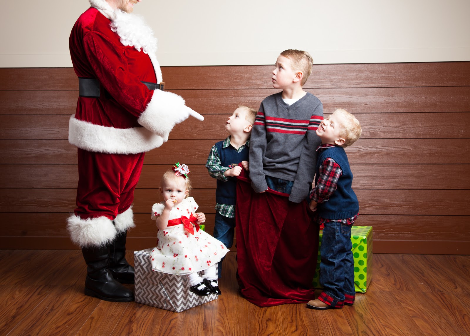 Organized Chaos: Fotofly Santa- Round 2