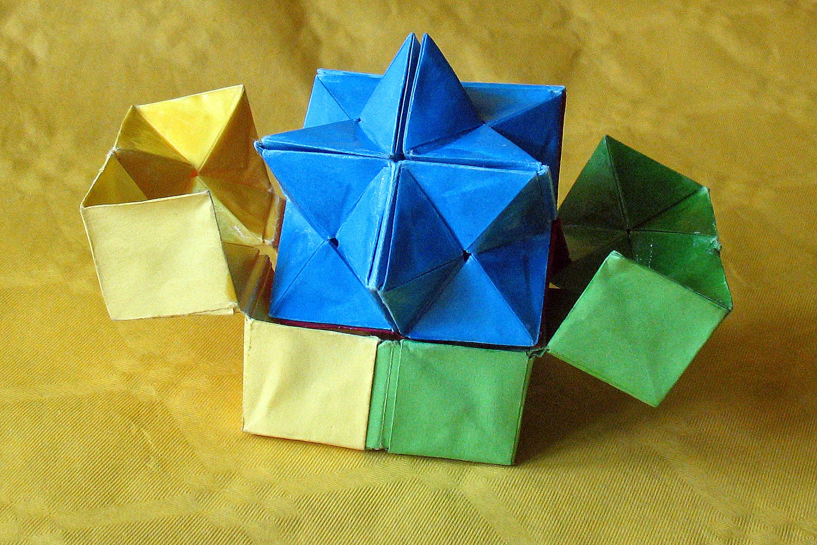 plasticarte: "Double Star Flexicube"