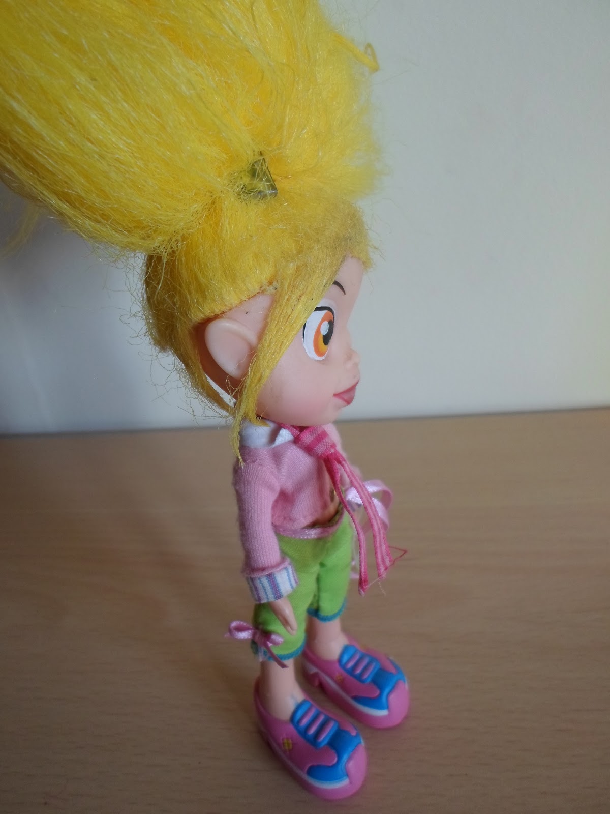 El rincón de mis muñecas: Trollz Topaz Trollhopper Rock Candy de Hasbro