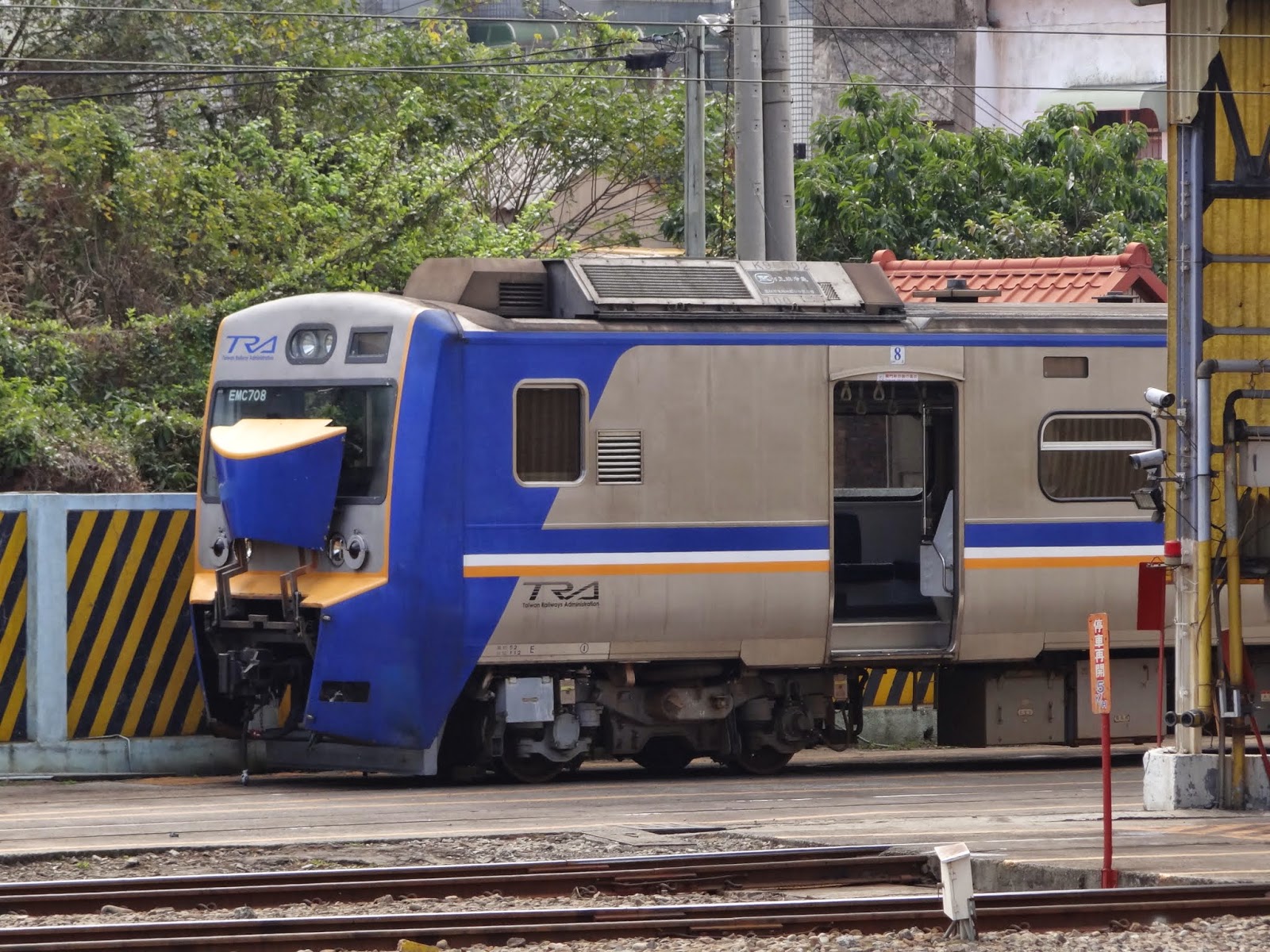 Blair's 鐵道攝影: EMU700型電聯車 / TRA EMU700 Type Electric Multiple Unit