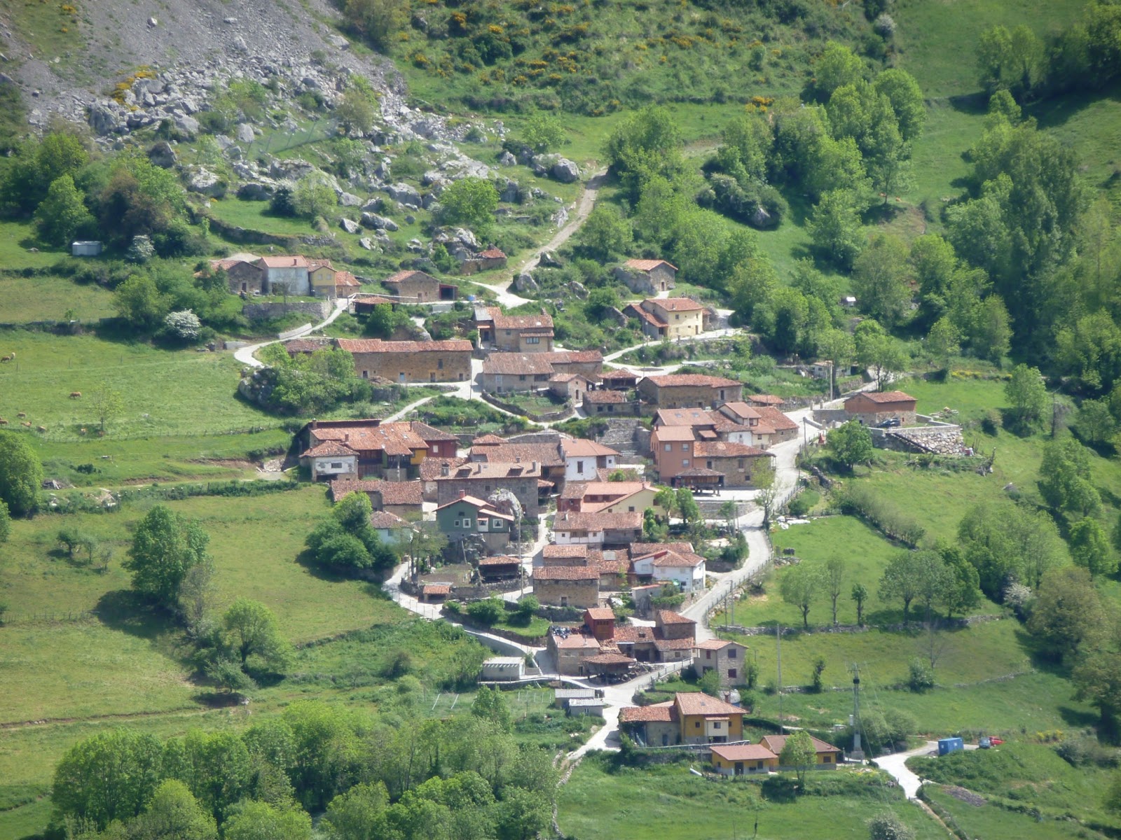 CAMINO AL ANDAR: EN EL CONCEJO DE TEVERGA