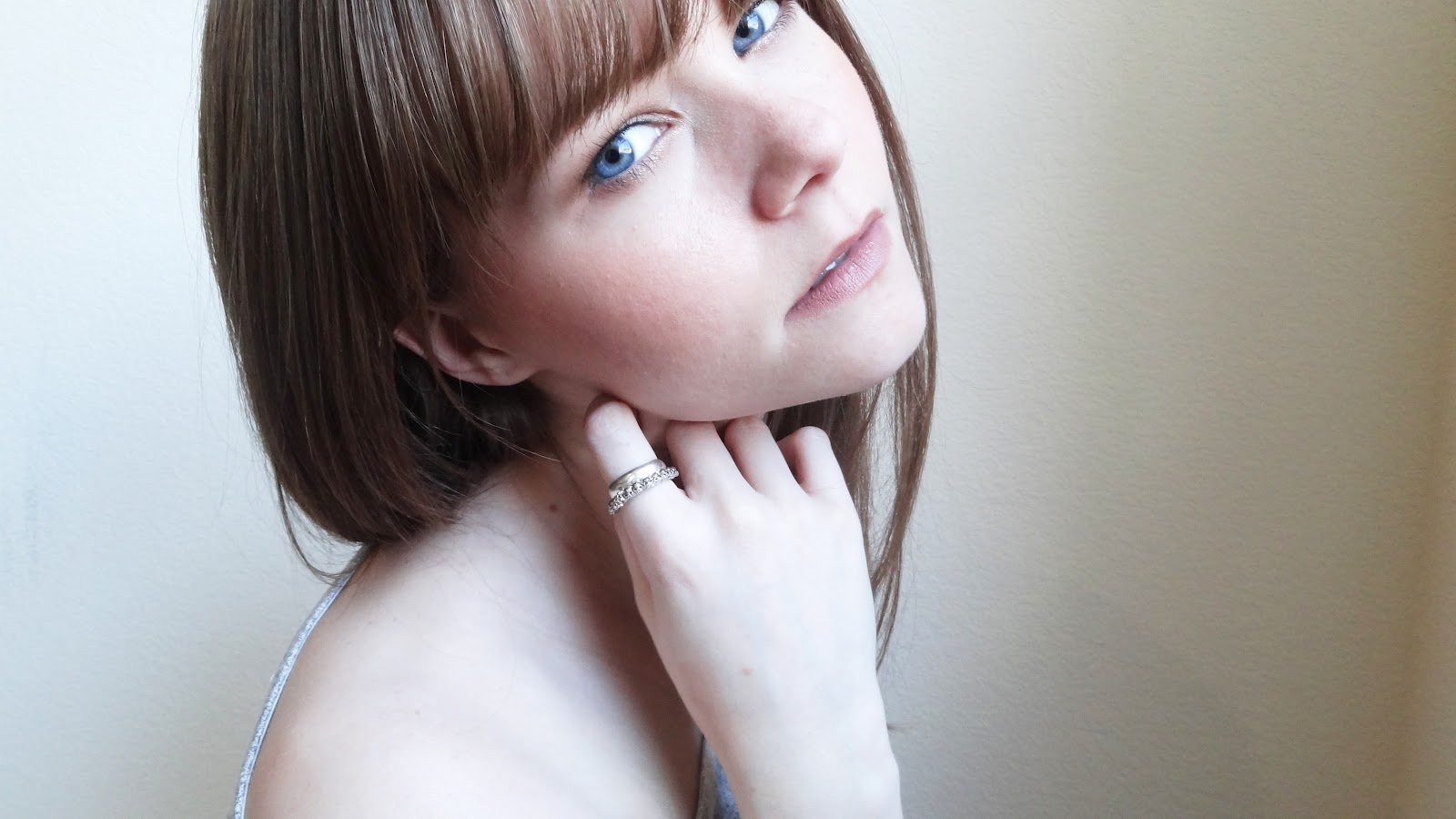 SARAH HAWKINSON: photoshoot