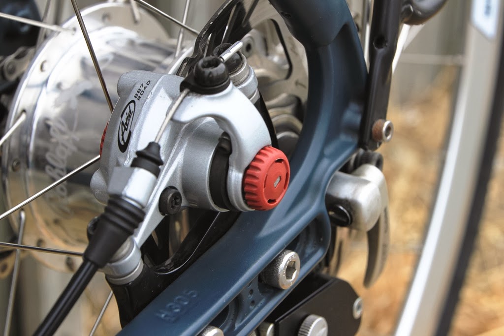 The Monkey Lab: Drop-bar, Rohloff-Outfitted Civia Hyland